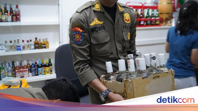 Razia Jelang Ramadan, Satpol PP Bogor Sita 8.310 Botol Miras
