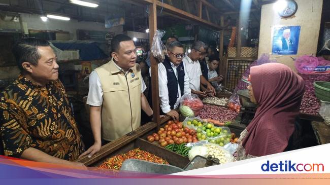 Satgas Pangan Polda Jatim Sidak Pasar, Pastikan Stok Bahan Pokok Aman Satgas Pangan Polda Jatim Sidak Pasar, Pastikan Stok Bahan Pokok Aman