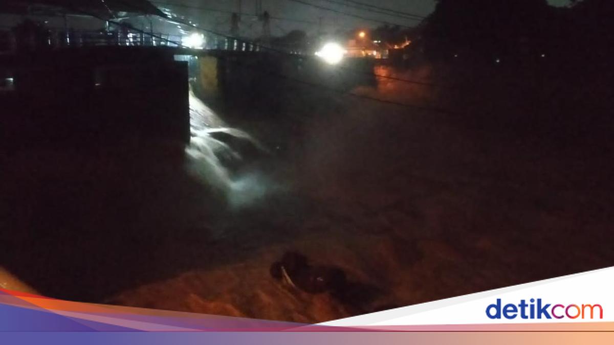 Puncak Masih Hujan Deras Malam Ini, Bendung Katulampa Siaga 3
