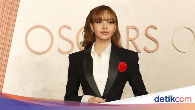 Penampilan Perdana Lisa BLACKPINK di Oscars 2025 dengan Setelan Jas Unik
