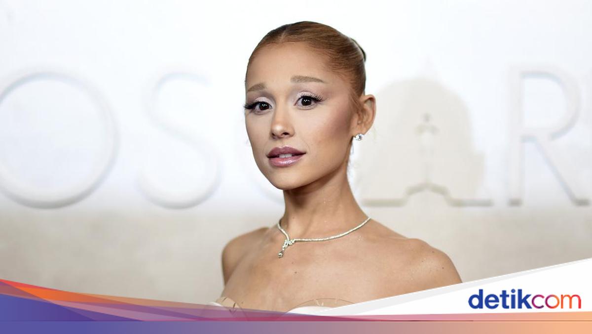 Viral Ariana Grande Diserang Fans Saat Premiere 'Wicked' di Singapura