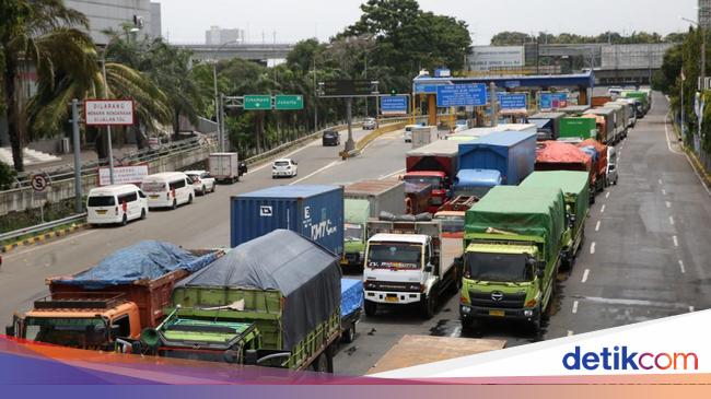 Exit Tol Bekasi Barat Ditutup, Kemacetan Mengular