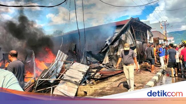 Pilu Ibu dan Dua Anaknya Tewas dalam Kebakaran Kios di Alor NTT
