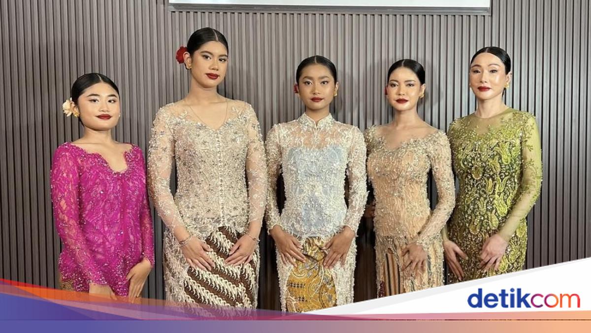 Foto Almira Yudhoyono Lulus Dari Sekolah Model, Berkebaya Dengan Riasan ...
