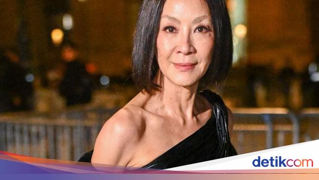 Penampilan Baru Michelle Yeoh yang Bikin Pangling, Alis Di-bleaching