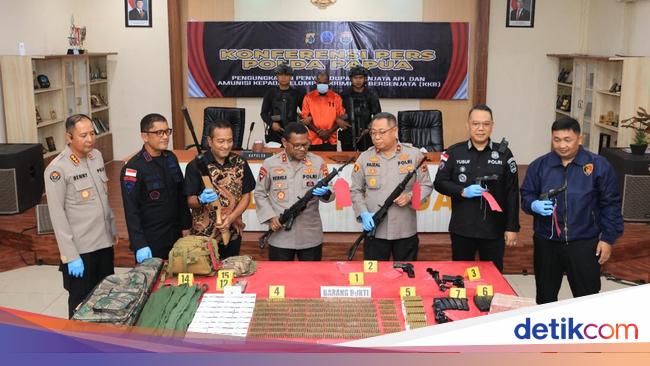 Kronologi Penangkapan Pecatan TNI Selundupkan Senpi-Amunisi ke KKB Papua