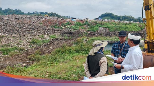 Gunung Sampah di TPA Sarimukti Longsor, Ini Penyebabnya