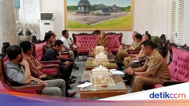 Warga Banjarnegara Ngadu ke Bupati soal Perambahan Hutan Rogojembangan
