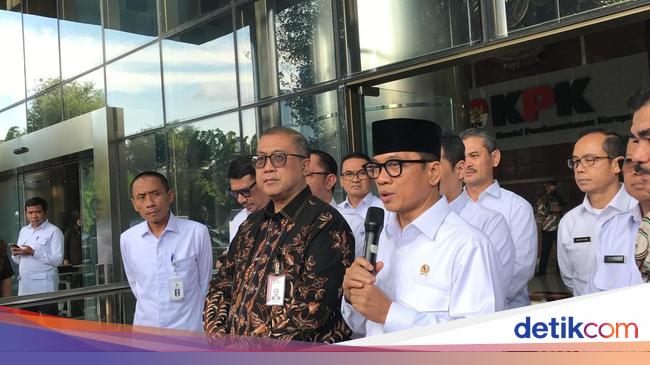 Mendes Datangi KPK, Lapor Ada Dana Desa Dipakai untuk Judol-Website Fiktif