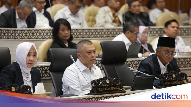 Menhub Prediksi Puncak Arus Mudik H-3 Lebaran