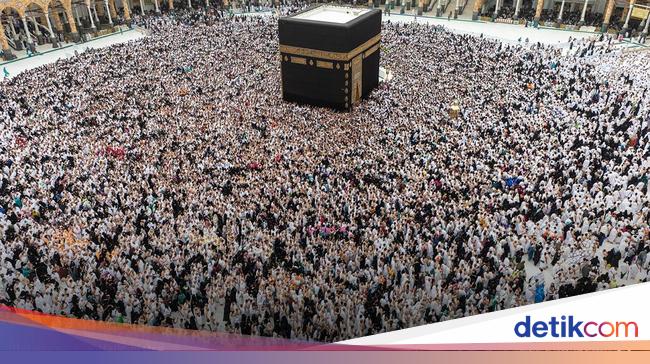 Padatnya Ibadah di Baitullah saat Ramadan