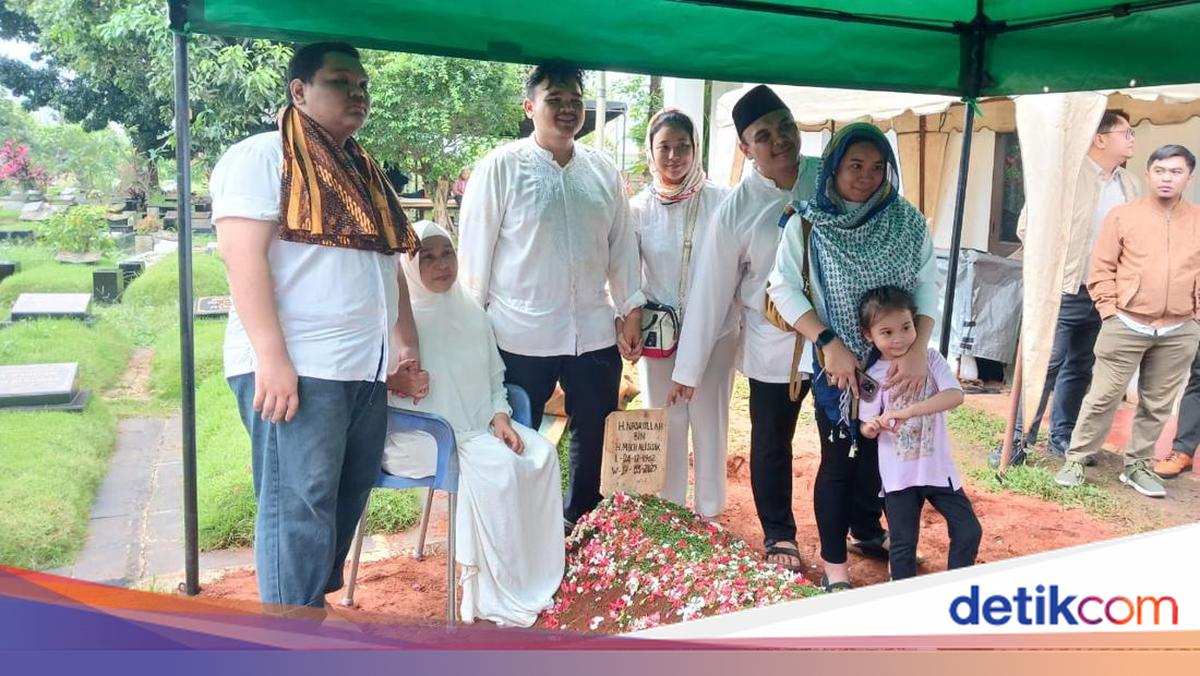 Suasana Duka di Pemakaman Mat Solar, Ada Rieke Diah Pitaloka