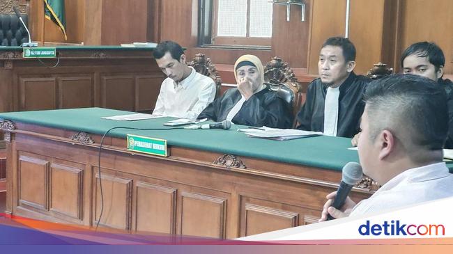 Didakwa Bobol Bank Rp 119,8 M, Ojol Surabaya Cuma Dapat Rp 250 Ribu