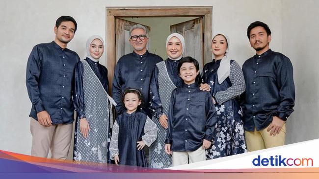 7 Baju Sarimbit Keluarga untuk Lebaran 2025, Harga Mulai dari Rp 200 Ribu