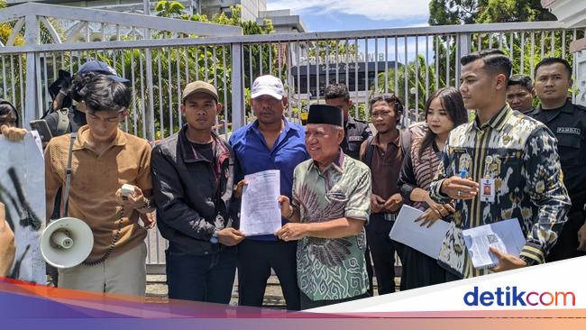 Mahasiswa Tolak RUU TNI, DPRD NTB Suruh Demo ke Senayan