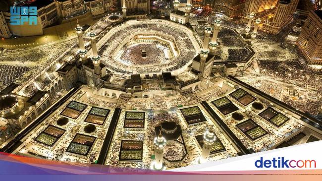 Foto Udara Iktikaf Malam 21 Ramadan di Masjidil Haram