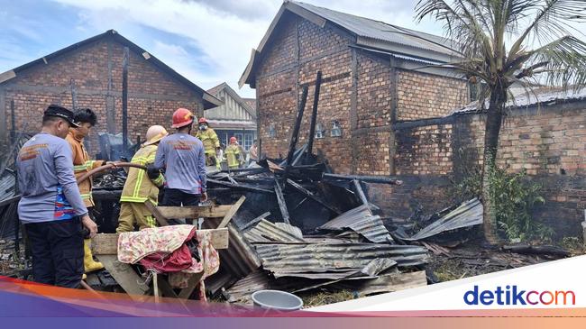 Satu Rumah Kayu di Palembang Terbakar, Diduga Korsleting Listrik