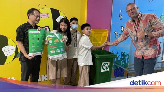 Siswa BINUS SCHOOL Simprug Ubah Limbah Kertas Jadi Kemasan Daur Ulang