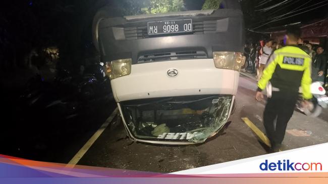 Pikap Bawa 20 Orang Rombongan Lomba Ramadan Terbalik di Maros, Sopir Tewas