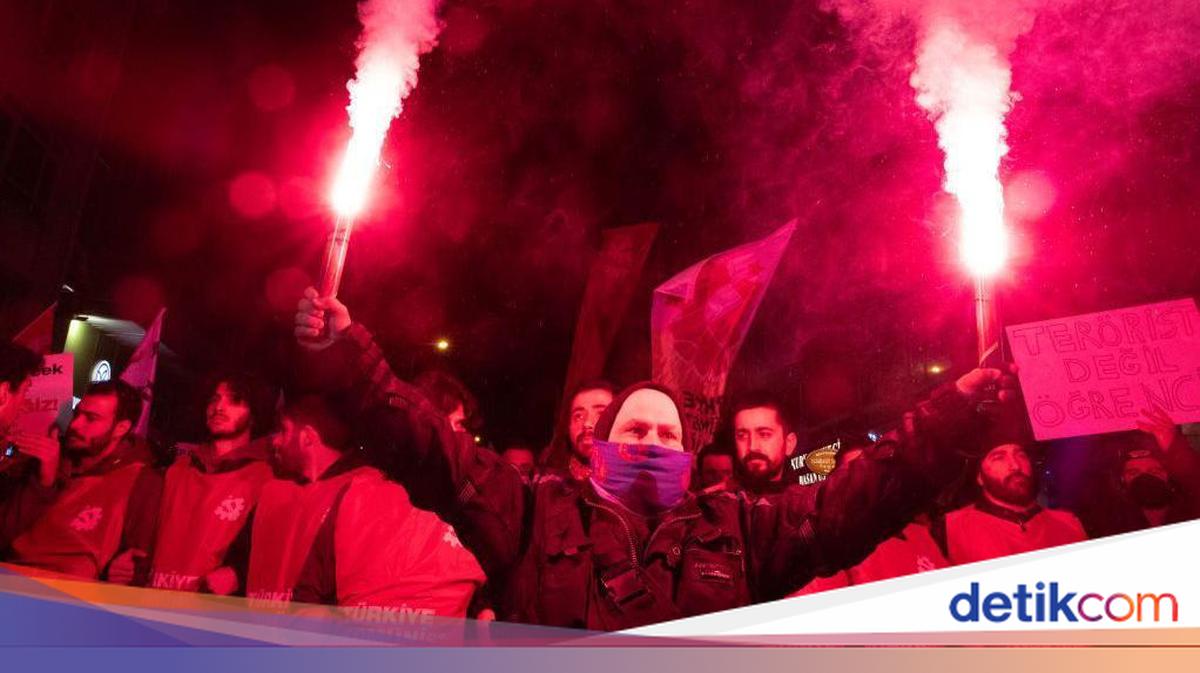 Ramai Demo Besar-besaran di Turki, Apa Penyebabnya?