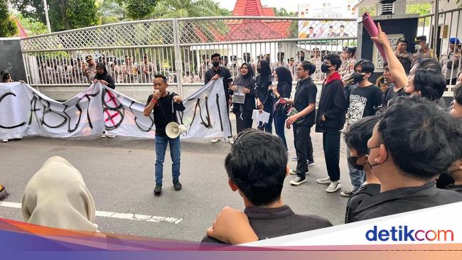 Demo Tolak UU TNI di Banyuwangi