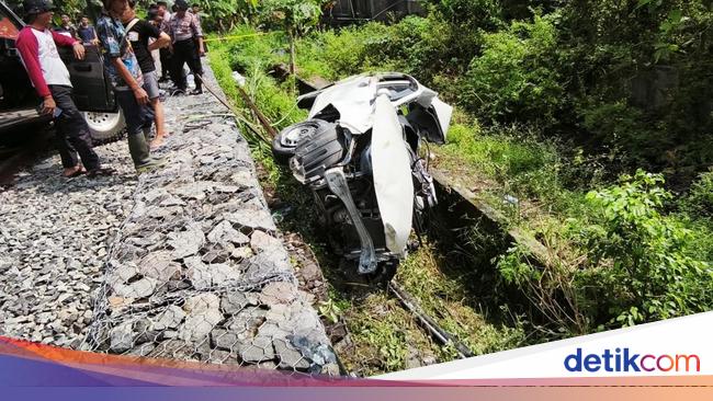 Petaka Rombongan Mudik Tertabrak KA Batara Kresna Berujung 4 Nyawa Melayang
