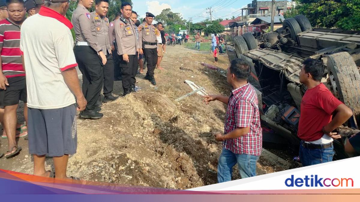Bus Bawa Pemudik Medan-Jakarta Terbalik di Jambi, 13 Penumpang Luka-luka