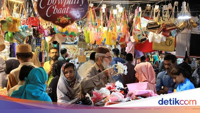 Pasar-pasar di Pakistan Diserbu Pengunjung Jelang Lebaran