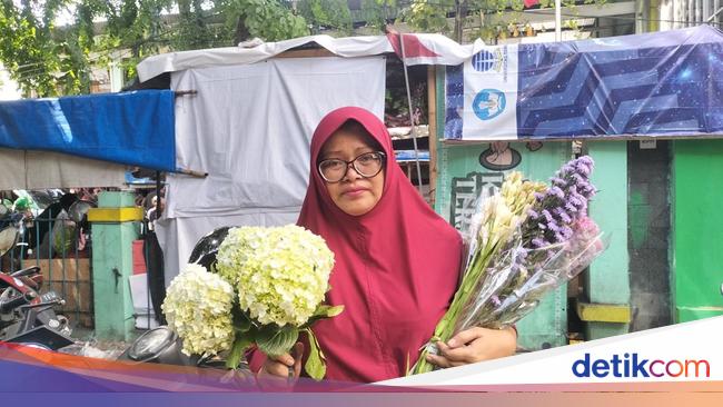 Bunga Sedap Malam Jadi Incaran Pembeli di Pasar Rawa Belong Jelang Lebaran