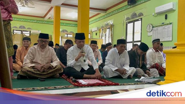 Lebaran di Rempang, Mentrans Serahkan 1.000 Bingkisan dari Prabowo