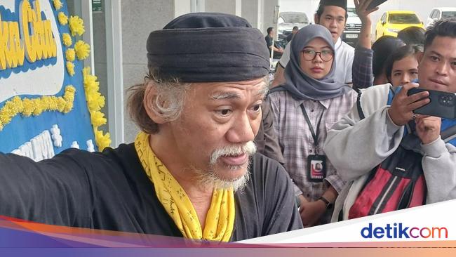 Ray Sahetapy dalam Kenangan Tio Pakusadewo: Teman Kala Terpuruk