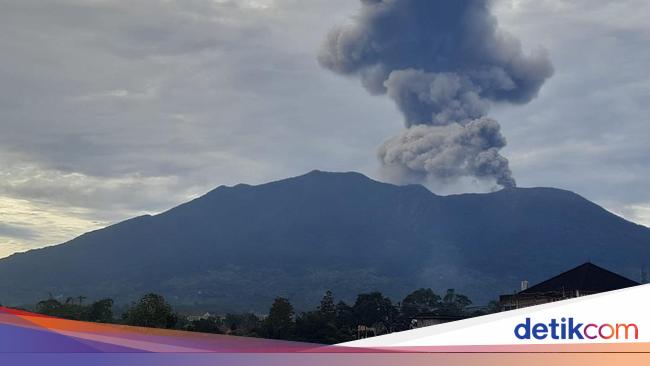 Gunung Marapi Erupsi lagi, Semburkan Abu 800 Meter dari Puncak ke Arah Utara