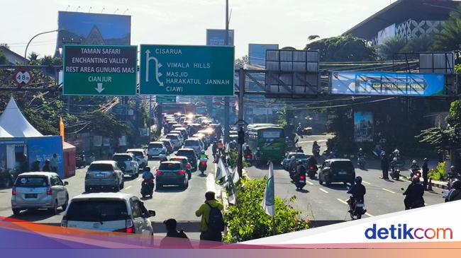 Lalu Lintas Padat, One Way Arah Puncak Bogor Diterapkan Pagi Ini
