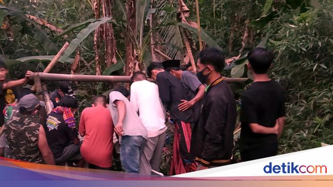 Abah Asih Ditemukan Tewas Berselempang Sarung di Sumur Cikadang
