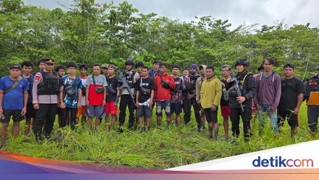 Warga Mengungsi Imbas Pembantaian KKB di Yahukimo Bertambah Jadi 125 Orang Warga Mengungsi Imbas Pembantaian KKB di Yahukimo Bertambah Jadi 125 Orang