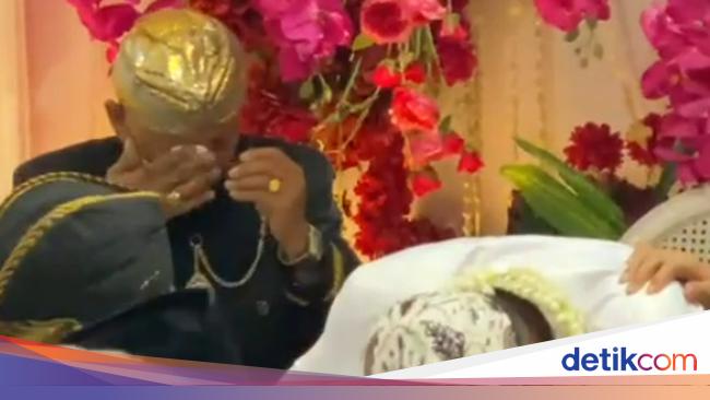 Viral Pengantin Pria Menangis Saat Akad Nikah, Bikin Warganet Ikut Baper