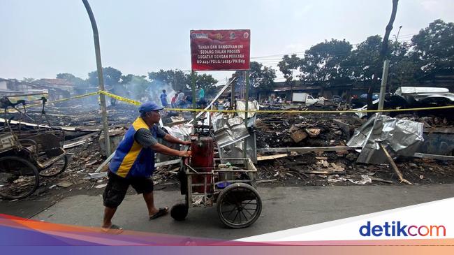 Foto Ratanya 46 Jongko Kayu-3 Rumah Pascakebakaran di Sukahaji Bandung