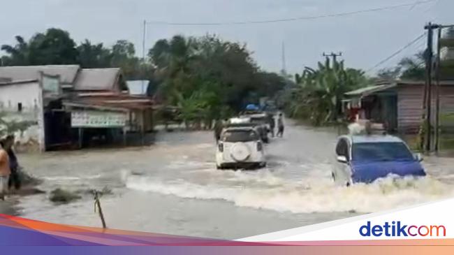 Banjir di Muba Berangsur Surut, Jalintim Palembang-Jambi Masih Macet 5 Km