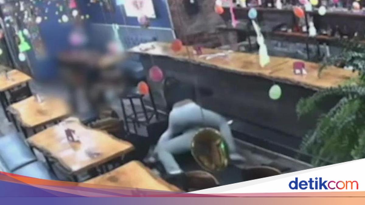 Pengunjung Protes Makanan Tak Enak dan Berakhir Siksa Pelayan Resto