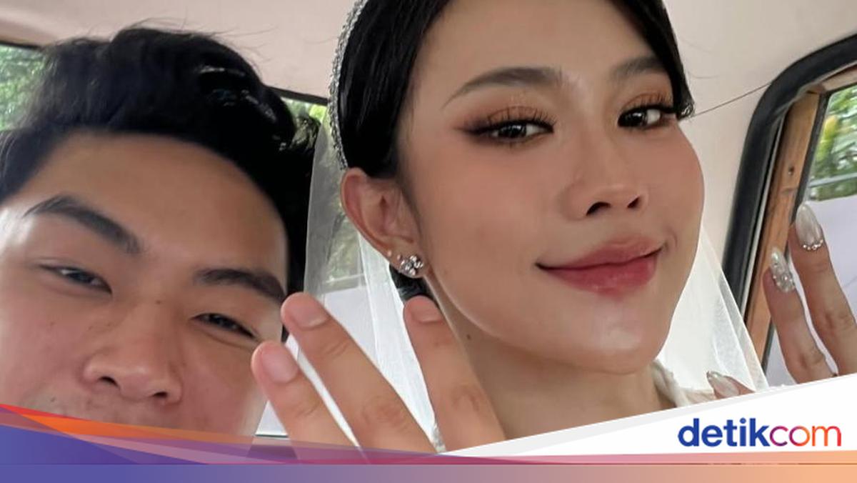 8 Potret Pernikahan Jessica Jane dengan Erwin Phang