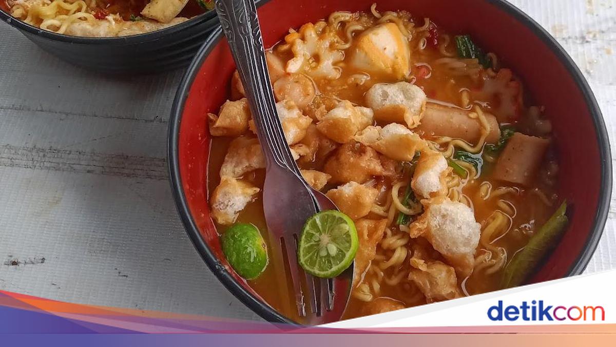 Lengkap Mantap! 20 Seblak Prasmanan Ada di Sini!