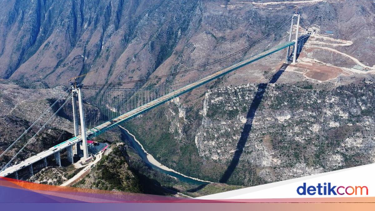 China Resmikan Jembatan Tertinggi di Dunia, Setinggi Menara Shanghai