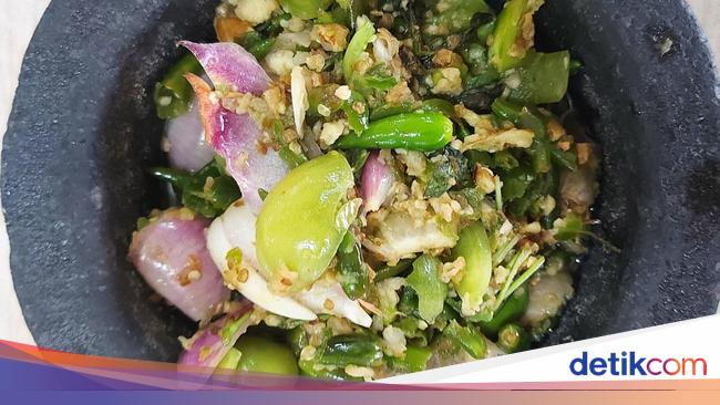 Resep Sambal Cabe dan Tomat Hijau, Pedas Segar Penambah Selera Makan