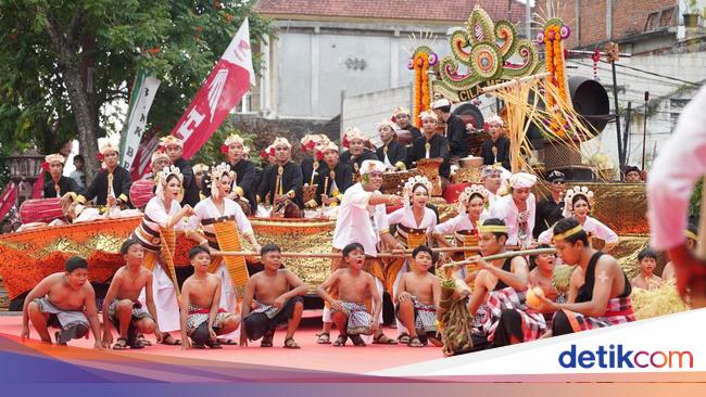 Pawai Budaya Gianyar, Duta dari 7 Kecamatan Tampil Memukau