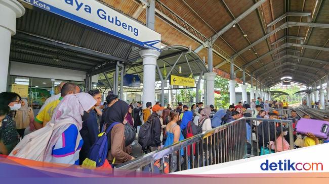 KAI Daop 8 Operasikan Kereta Tambahan Libur Panjang