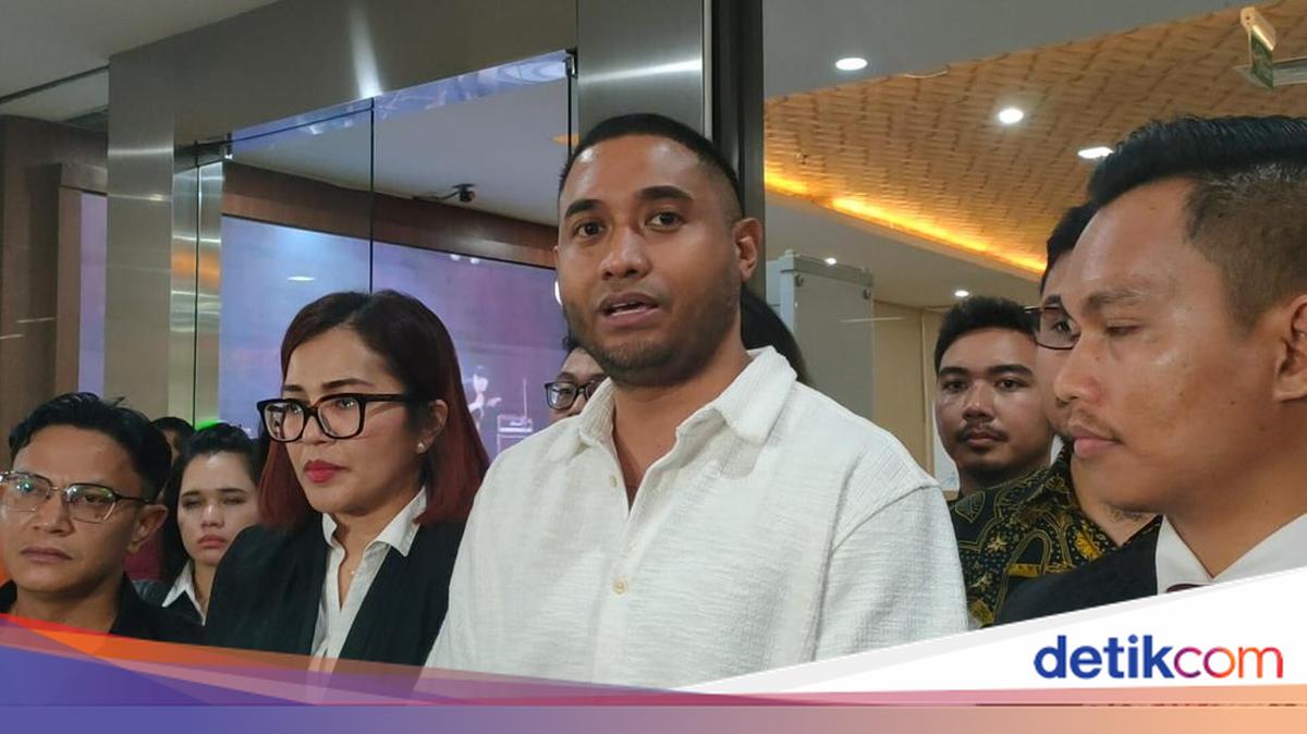 Rayen Pono Pertanyakan Laporannya soal Ahmad Dhani Seperti Jalan di Tempat