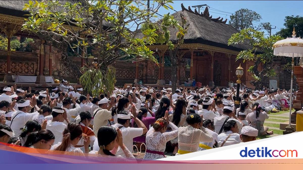 Mantra Panca Sembah dalam Hindu Lengkap dengan Terjemahannya