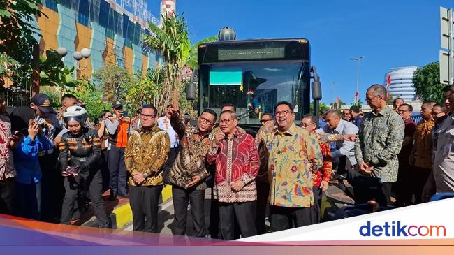 Pramono-Andra Soni Resmikan Rute Transjabodetabek Blok M-Alam Sutera