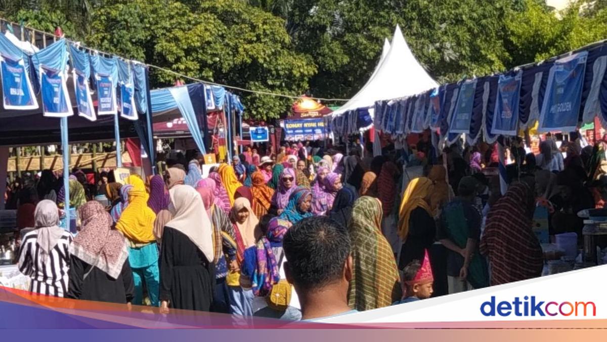 Pelaku UMKM di Bima Semringah, Omzet Meningkat Selama Festival Rimpu ...