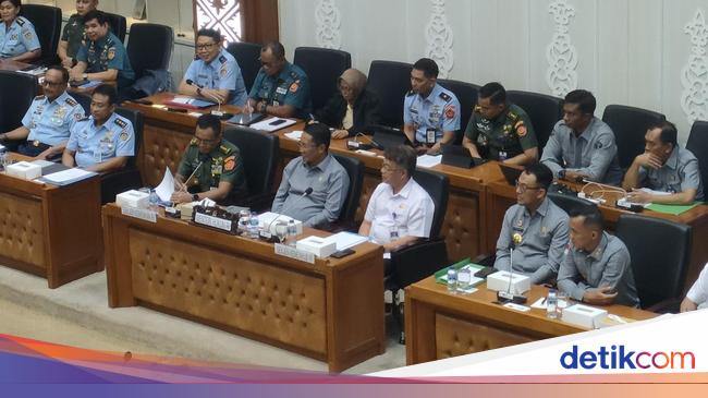 Pemerintah Serahkan DIM RUU Pengelolaan Ruang Udara ke DPR